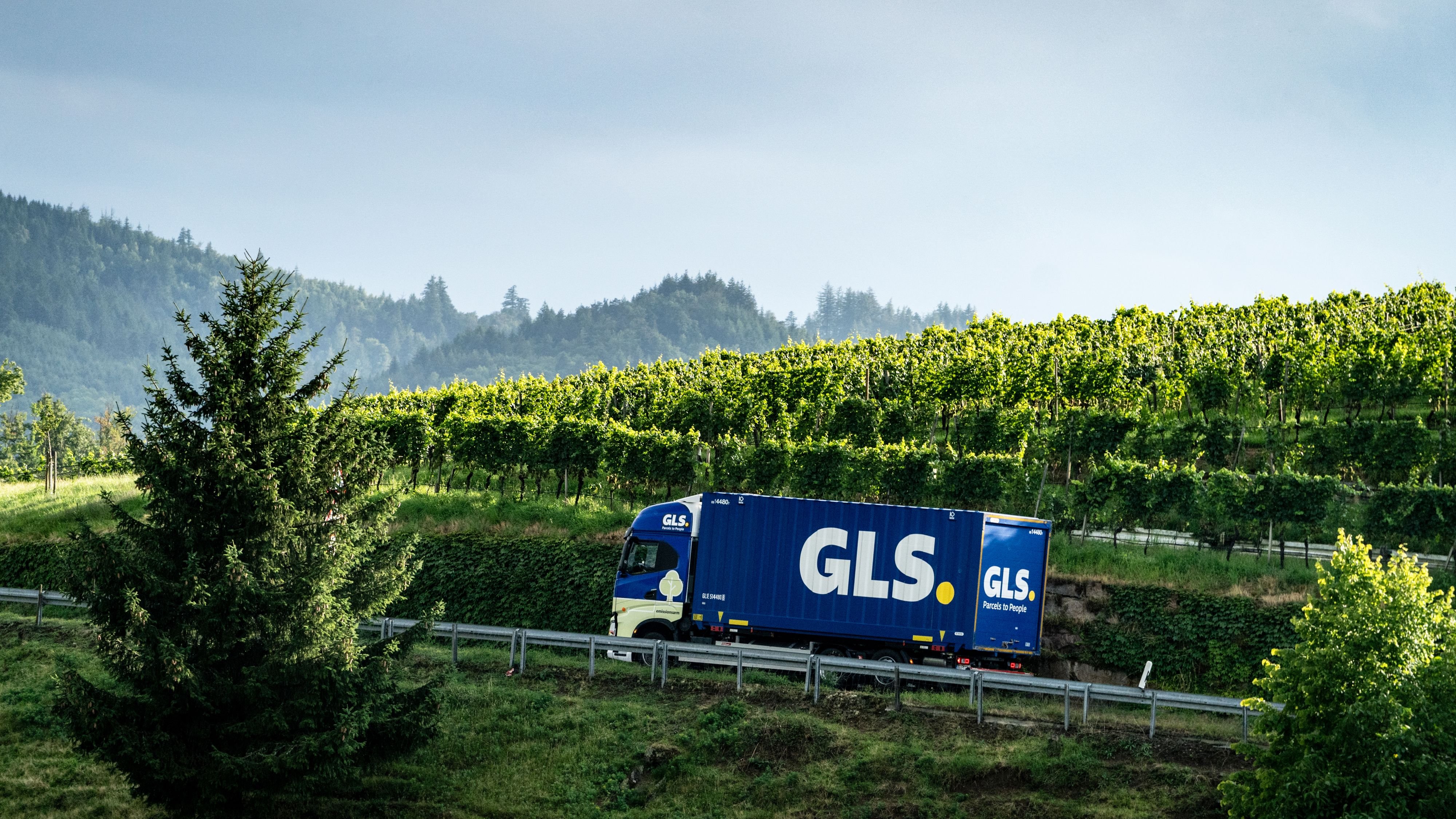 GLS Germany GmbH & Co. OHG: Touren mit dem LNG-Lkw im Schwarzwald: GLS ...